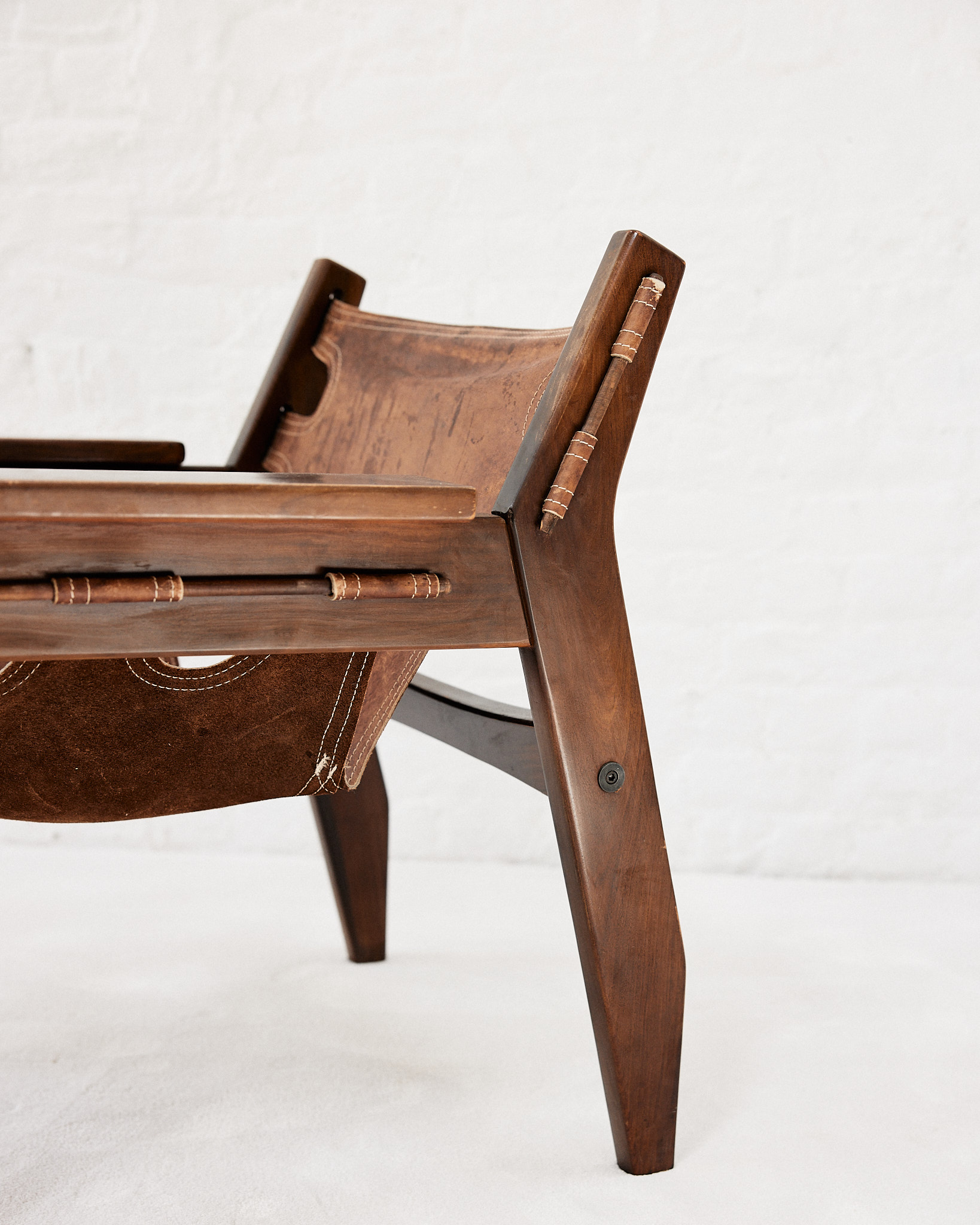 “KILIN” LOUNGE CHAIR — Leonet Hoang